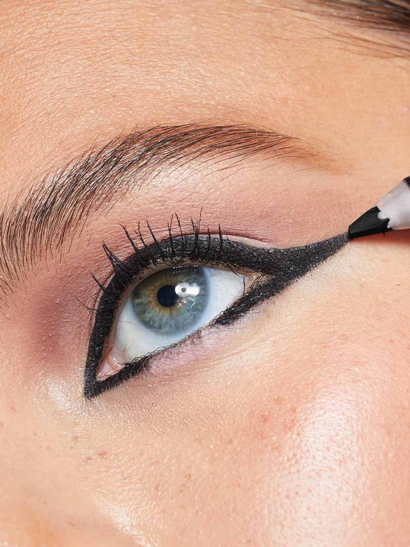 How to do open winged eyeliner | Tips by Maybelline Master